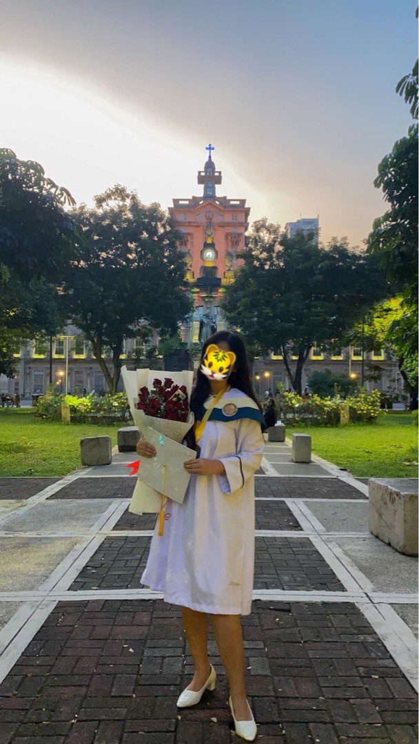USTSHS Graduation Toga [W/O Cap] on Carousell