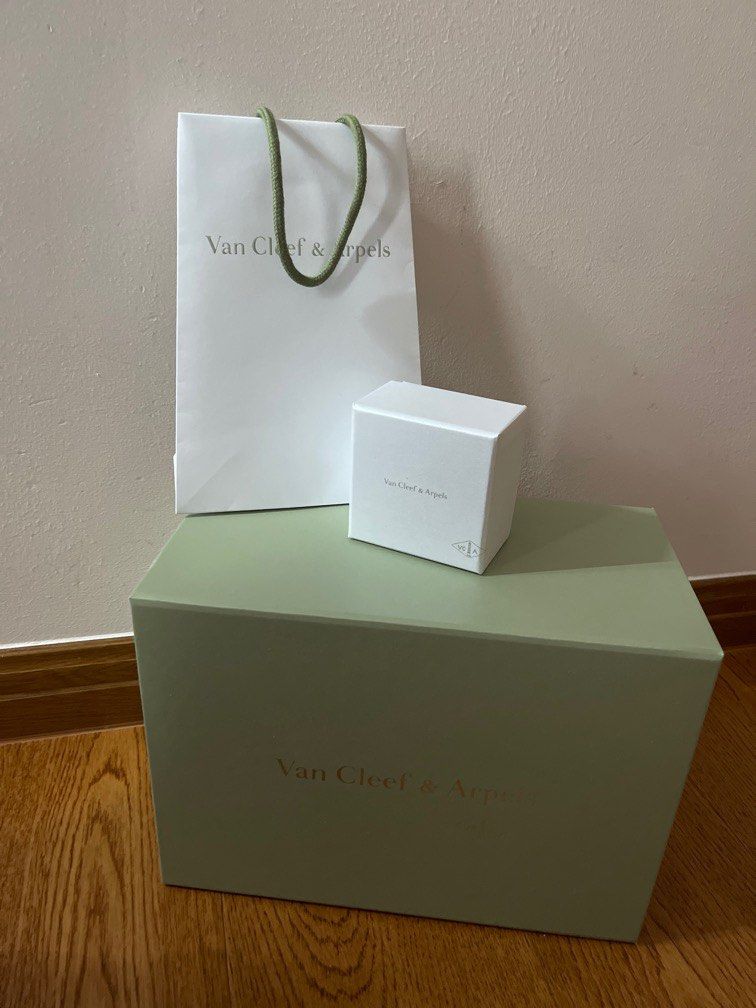 Van Cleef & arpel gift box & paper bag, Luxury, Accessories on Carousell