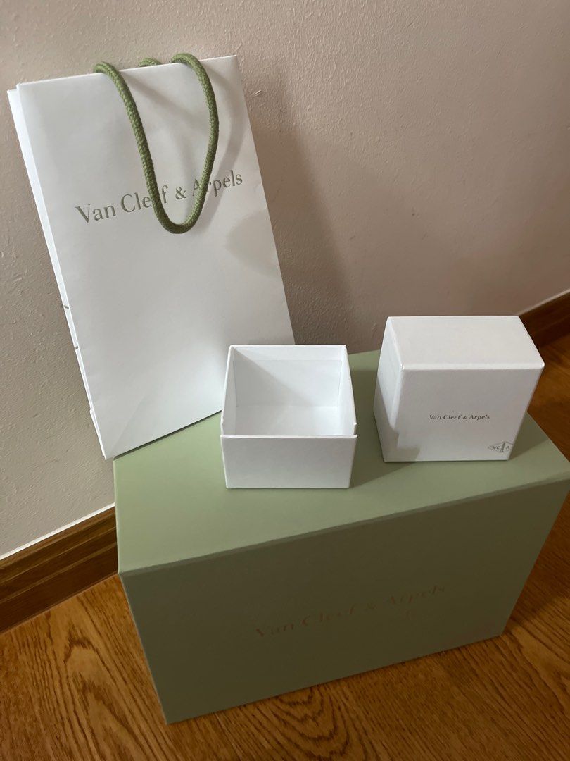 Van Cleef & arpel gift box & paper bag, Luxury, Accessories on Carousell