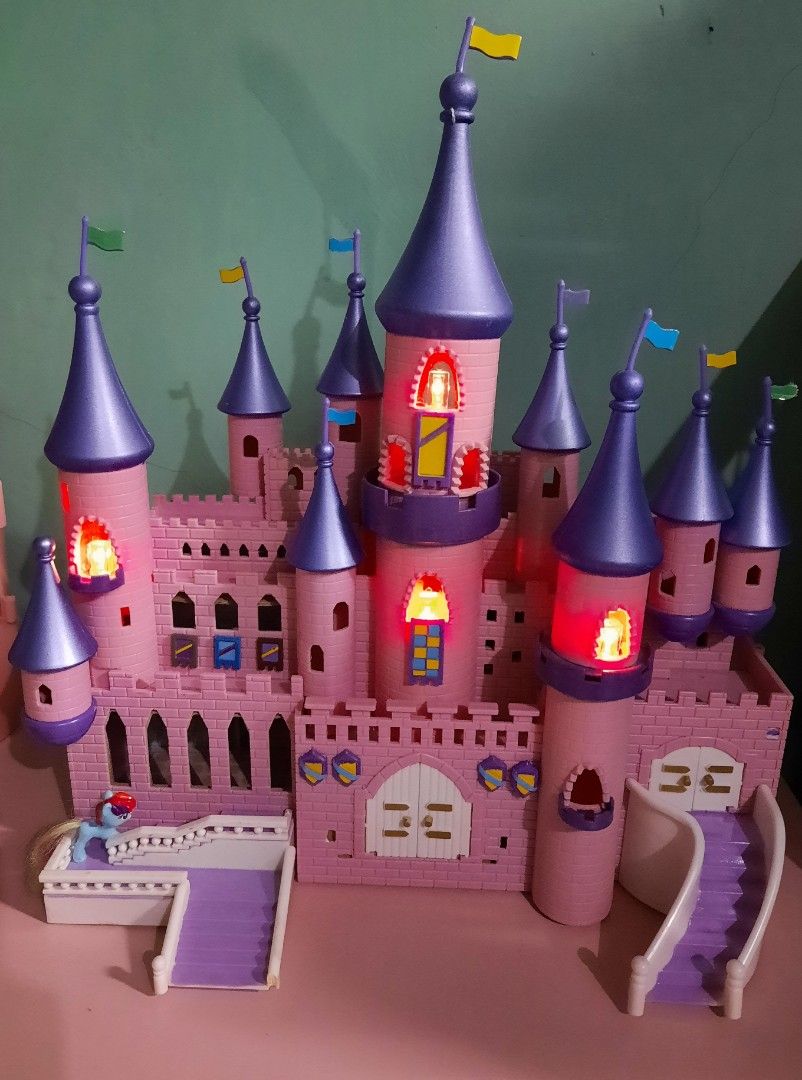 Vintage 2001 Cinderella Boley Castle Fold out, Hobbies & Toys, Toys ...