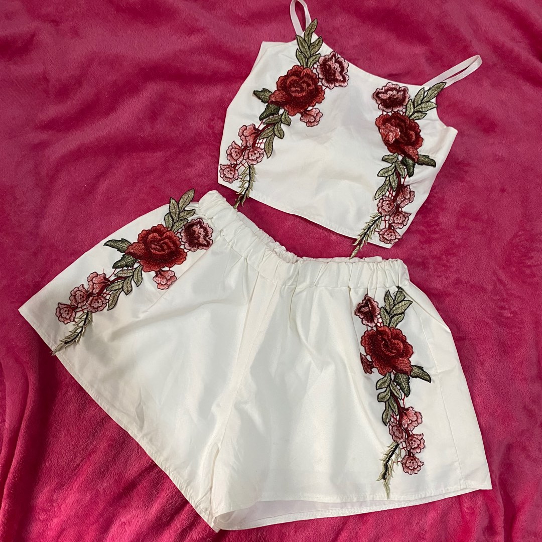 White Floral Coordinates, Women's Fashion, Dresses & Sets, Sets or ...
