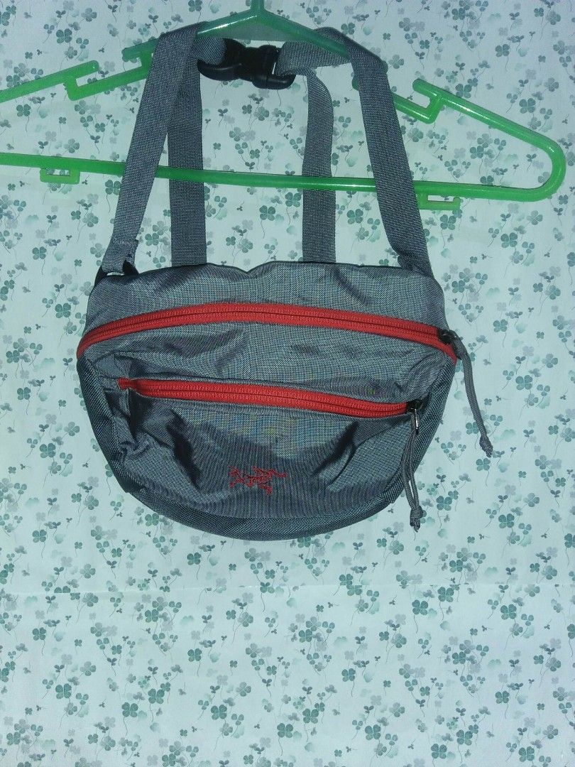 ARC'TYREX WAISTPACK SLING BAG, Men's Fashion, Bags, Belt bags, Clutches ...