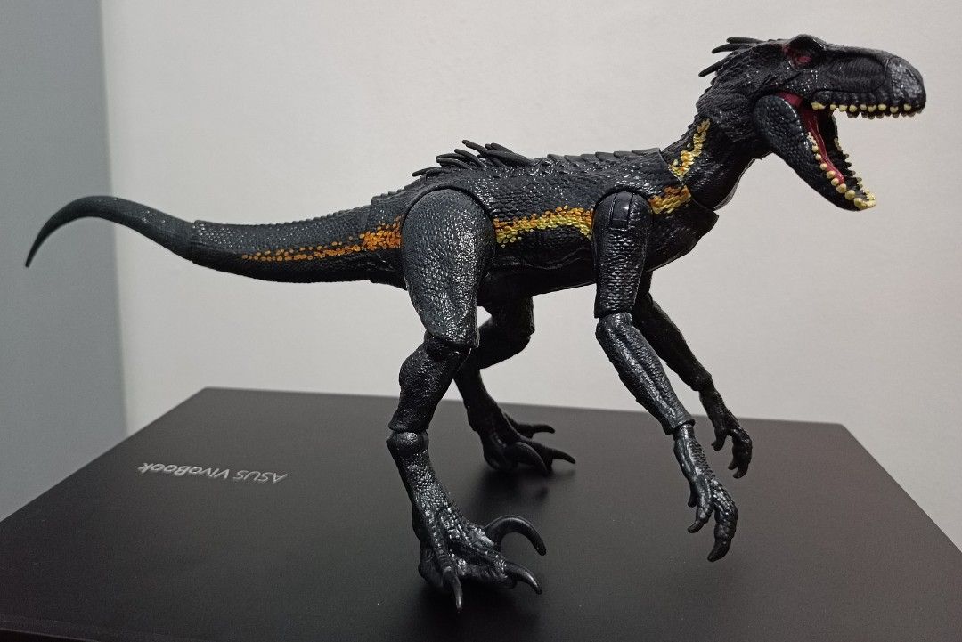 Authentic Jurassic World Super Poseable Indoraptor Mattel Rare, Hobbies ...