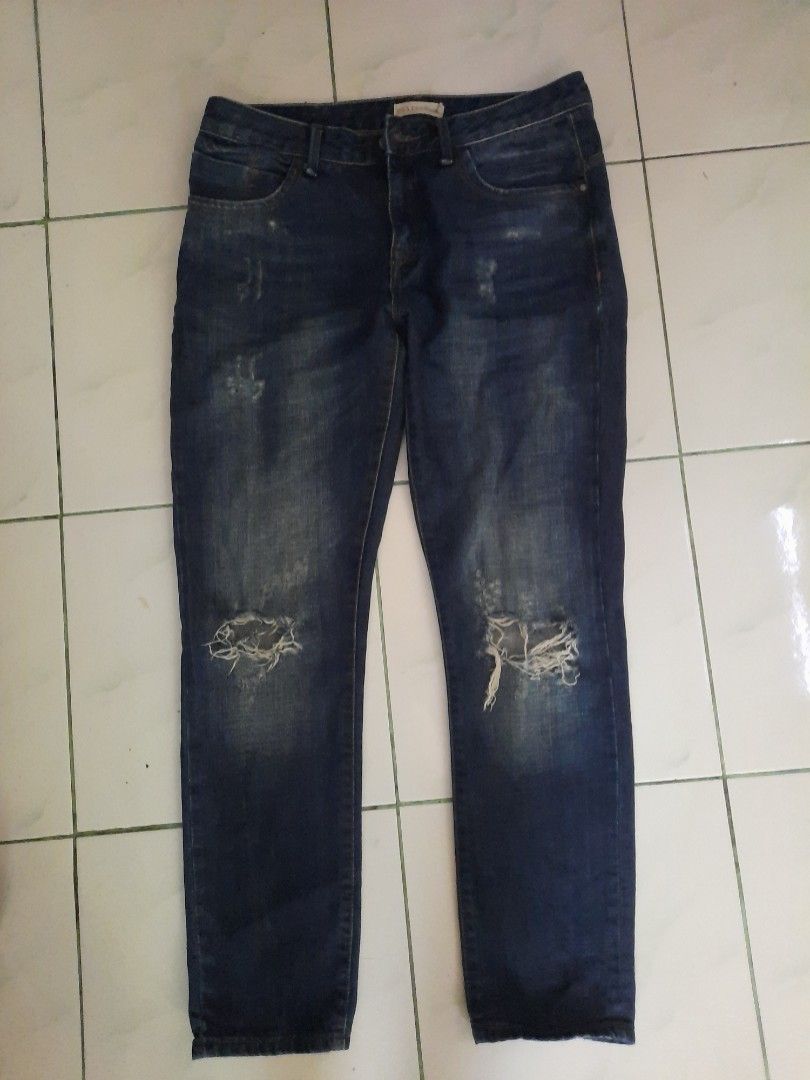 Barel Ripped warna biru dongker Jeans robek dengkul size 28 - 29 (L) on ...