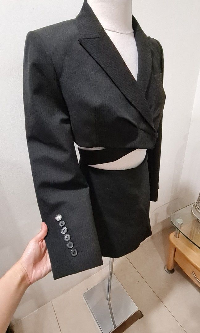 BNWT zara black cut out blazer jennie blackpink on Carousell
