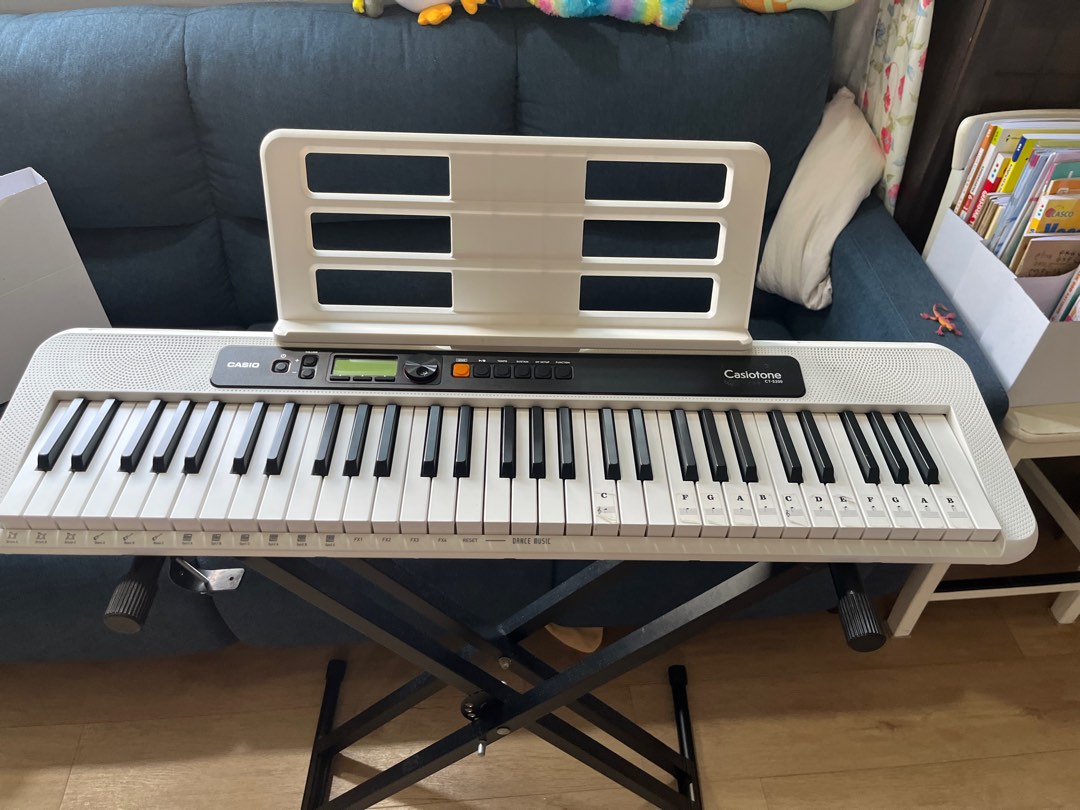 Casio CTs200, Hobbies & Toys, Music & Media, Musical Instruments on ...