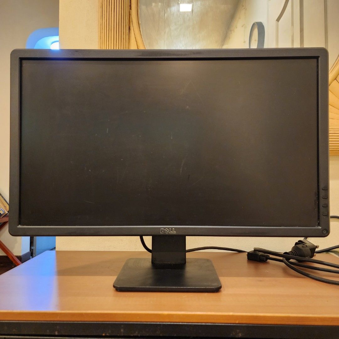Dell 24 inch monitor w/ VGA and DVI-D Ports, Computers & Tech, Parts ...