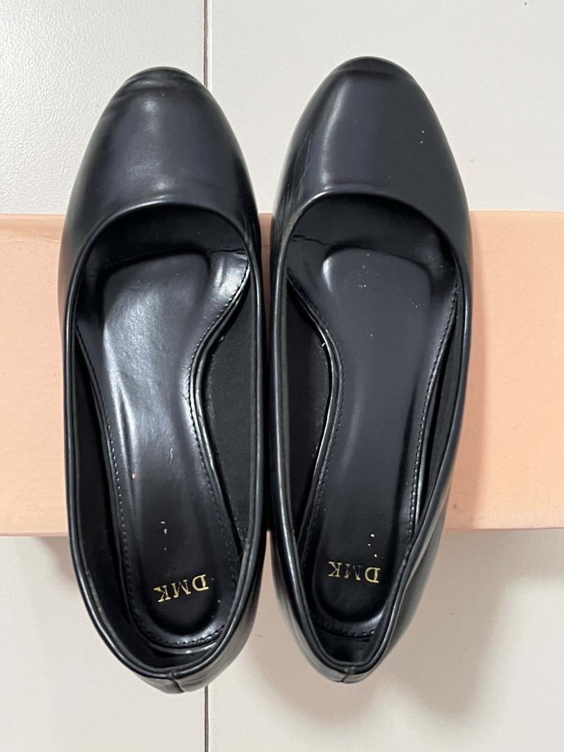 dmk flat pumps, Women's Fashion, Footwear, Heels on Carousell