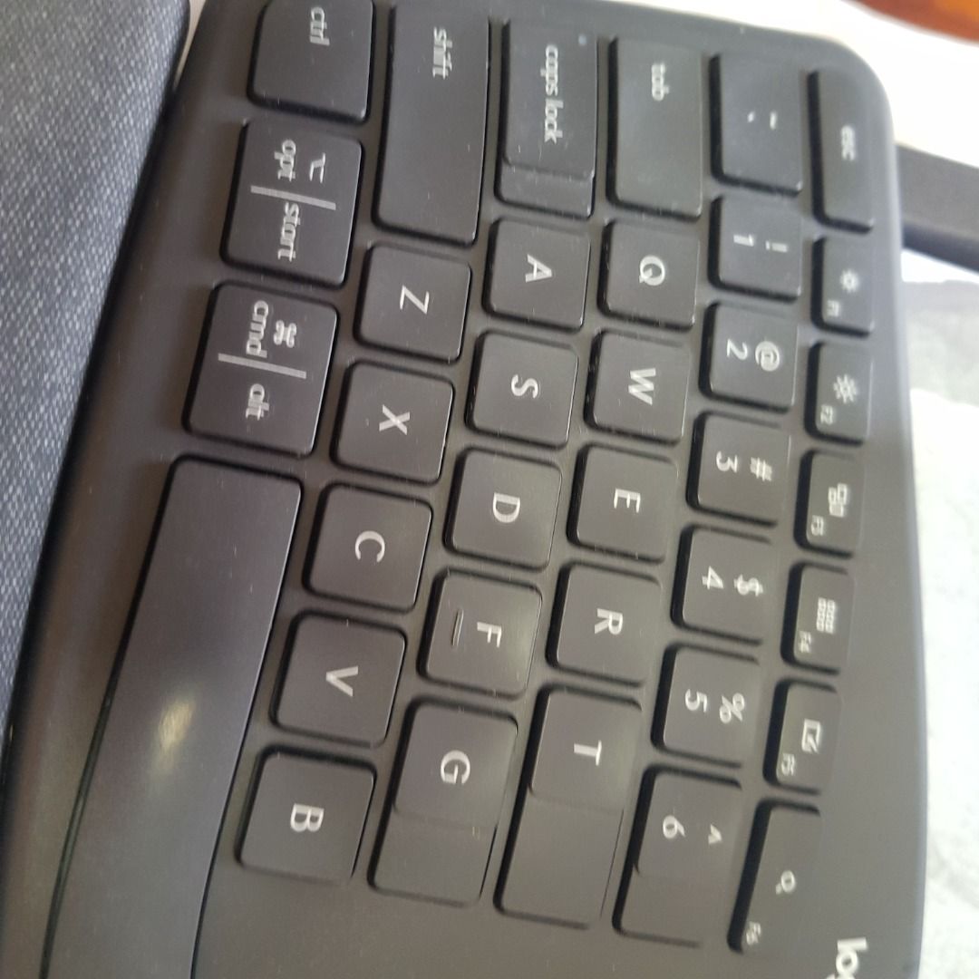 Ergo K860 Wireless Keyboard Computers And Tech Parts And Accessories Computer Keyboard On Carousell