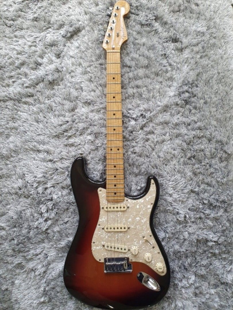 Fender CS Stratocaster Custom Classic, Hobbies & Toys, Music & Media ...