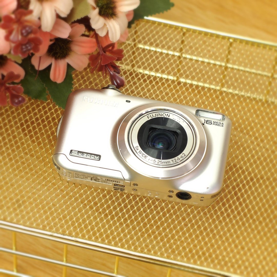Fujifilm AX 400 Digital Camera, Photography, Cameras on Carousell