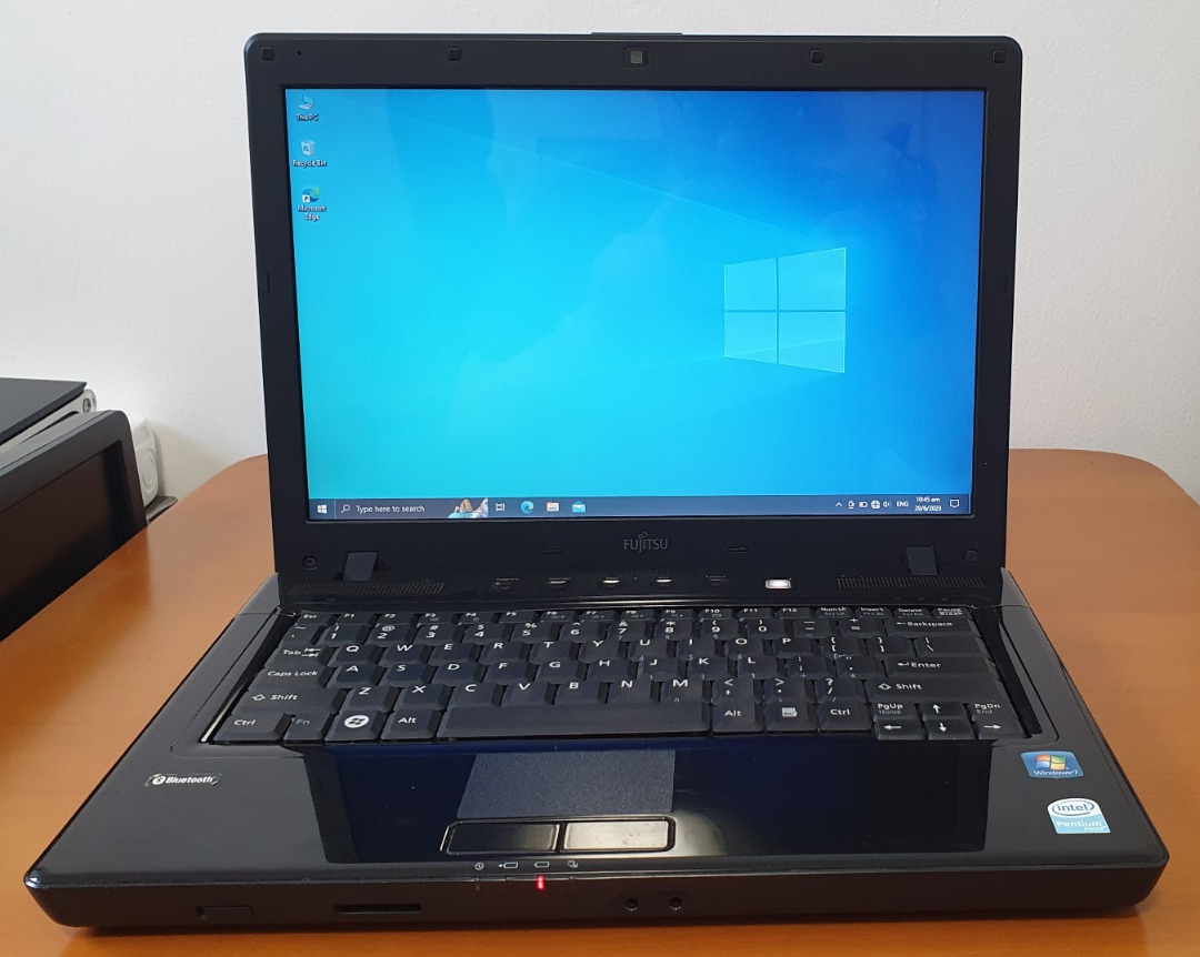 Fujitsu L1010 Laptop / Intel Core / 2GB RAM / 500GB HDD / Win10 ...