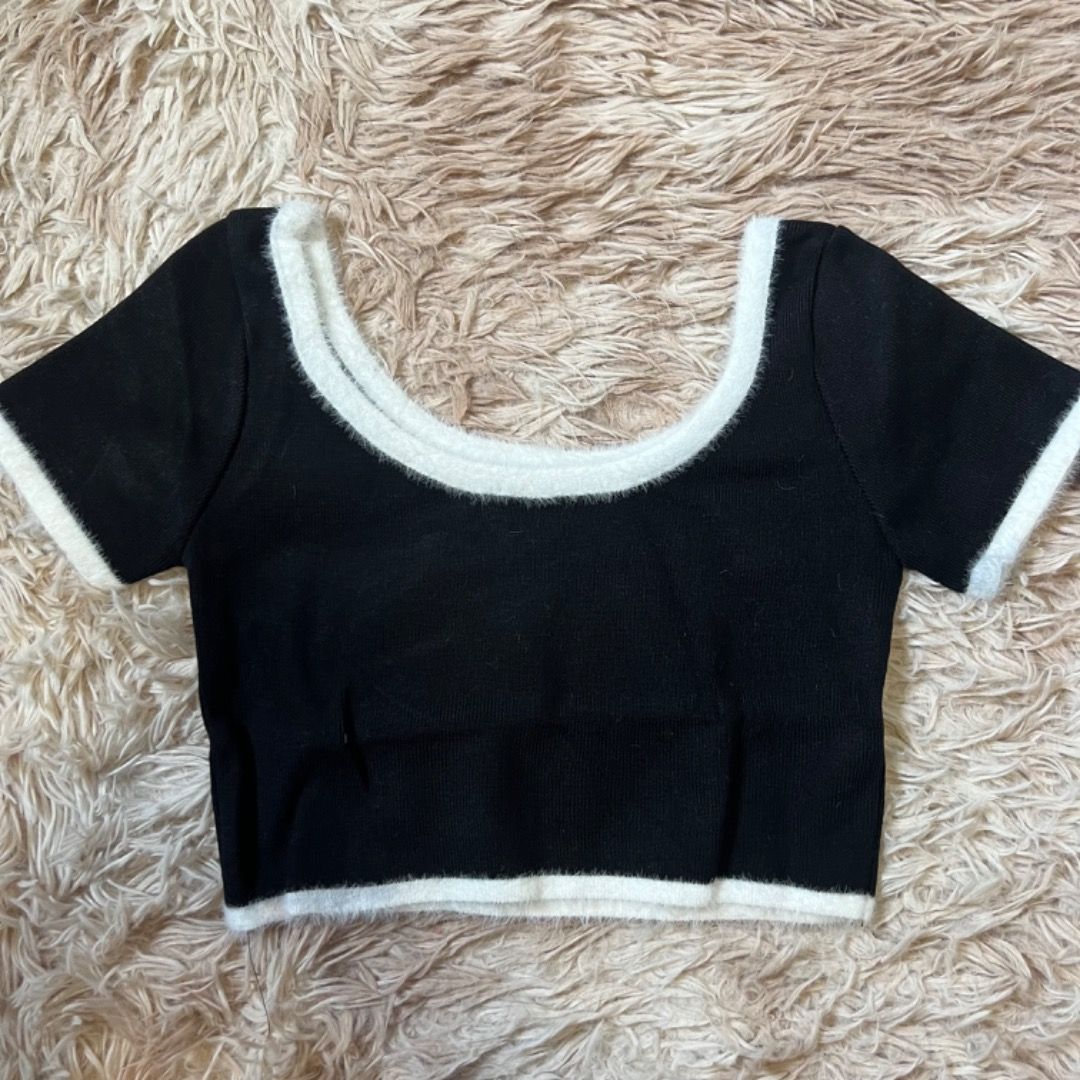 Furry crop top, Women's Fashion, Tops, Other Tops on Carousell