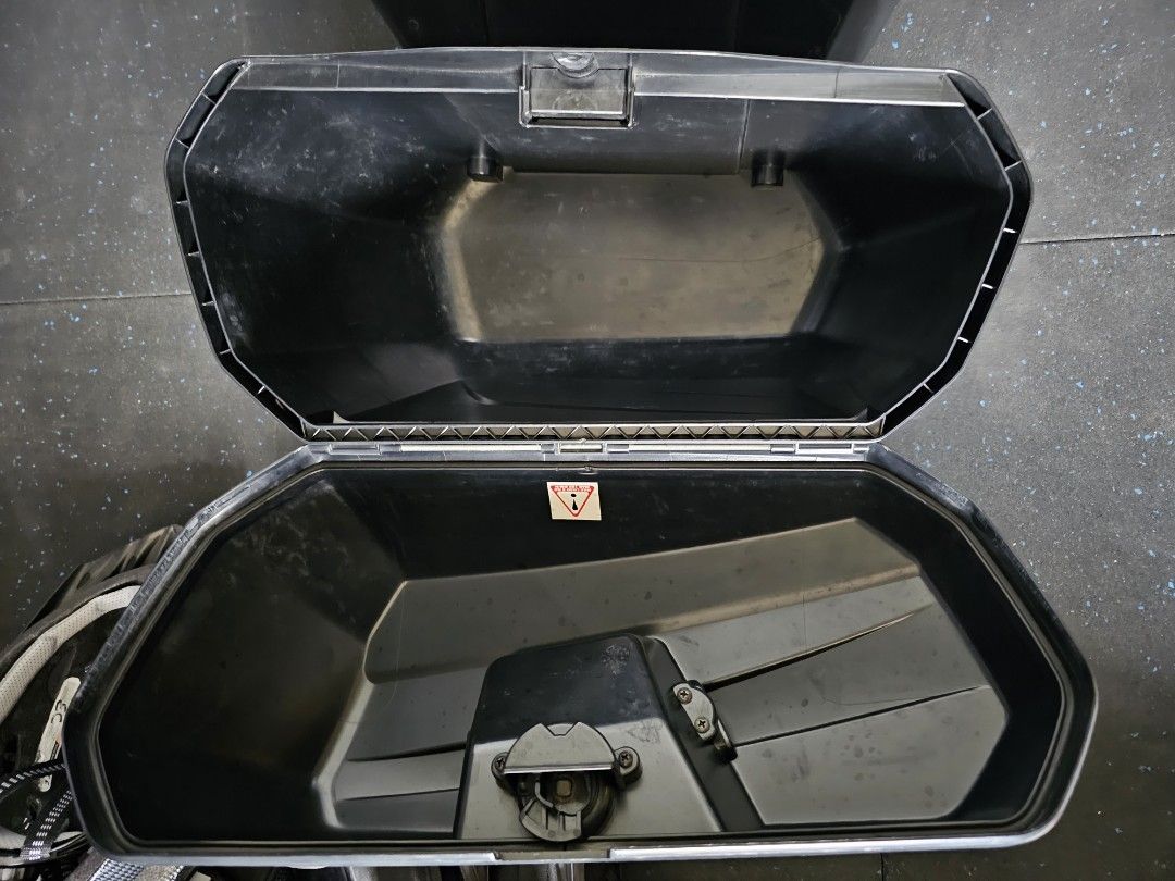 GIVI E22 Side Panniers, Motorcycles, Motorcycle Accessories on Carousell