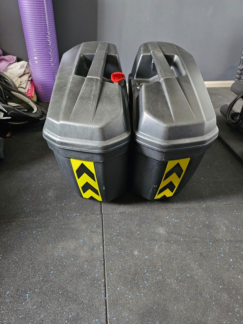 GIVI E22 Side Panniers, Motorcycles, Motorcycle Accessories on Carousell