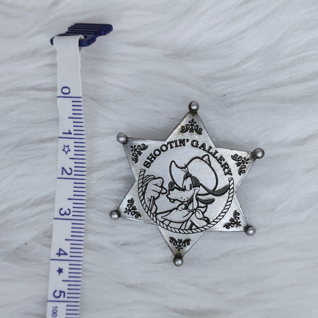 Goofy Star Badge, Hobbies & Toys, Toys & Games on Carousell