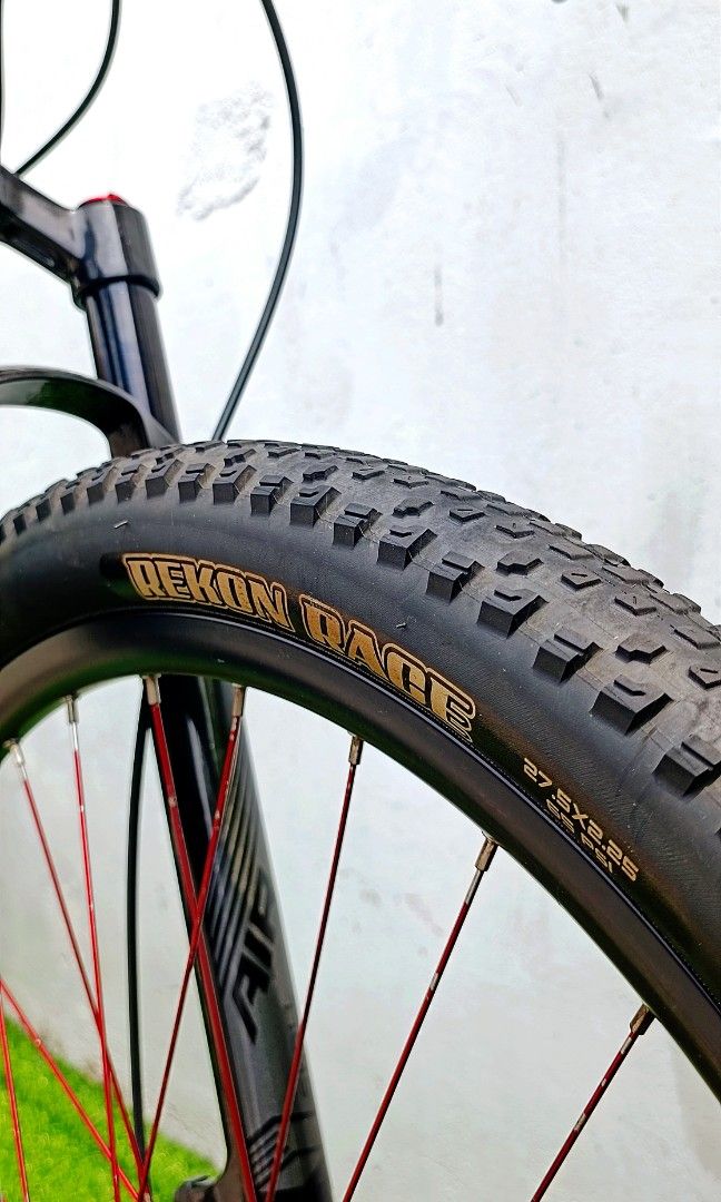 GT Avalanche Comp 27.5 Mountain Bike MTB Shimano Deore XT Maxxis Parts ...