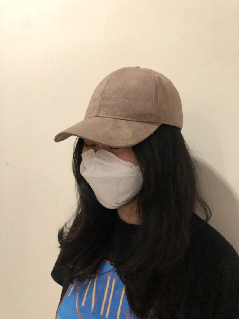 H&M Cap, Fesyen Wanita, Aksesoris di Carousell