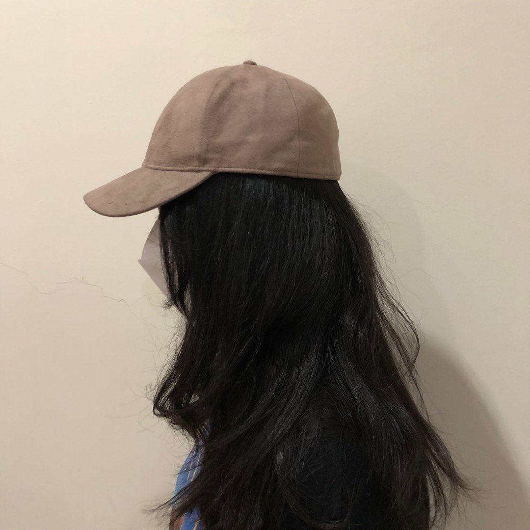 H&M Cap, Fesyen Wanita, Aksesoris di Carousell