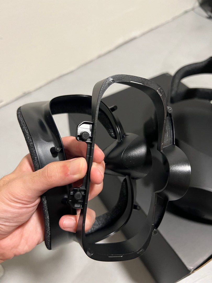 HP REVERB G2 V2 with controllers , 101% V2, Video Gaming, Video Game ...