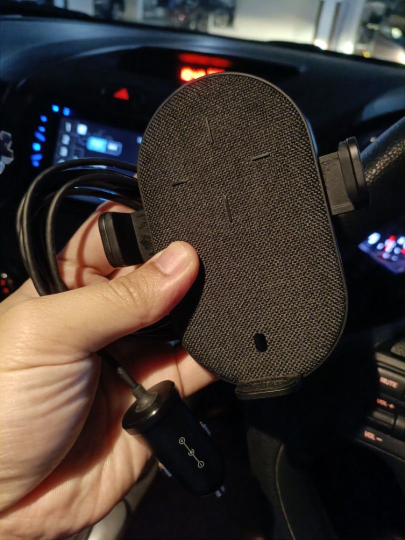 Huawei wireless car dock, Car Accessories, Accessories on Carousell