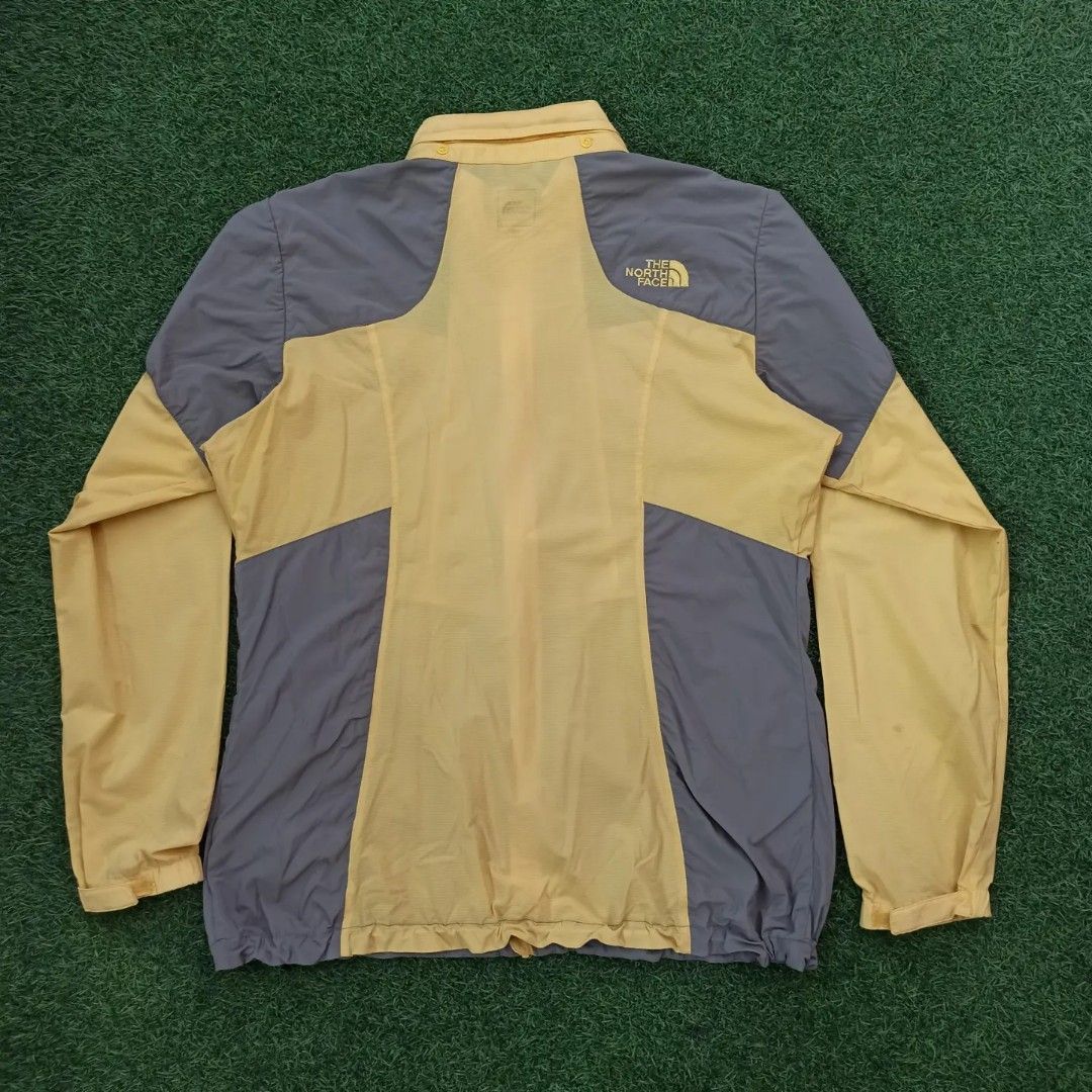 Jaket TNF Running, Fesyen Pria, Pakaian , Baju Luaran di Carousell