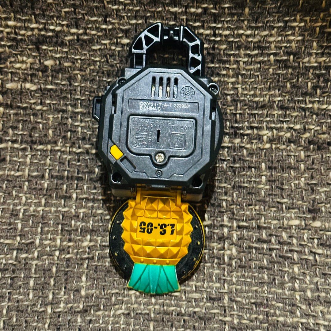 KAMEN RIDER GAIM DX LOCKSEED PINEAPPLE 2013 Bandai China on Carousell
