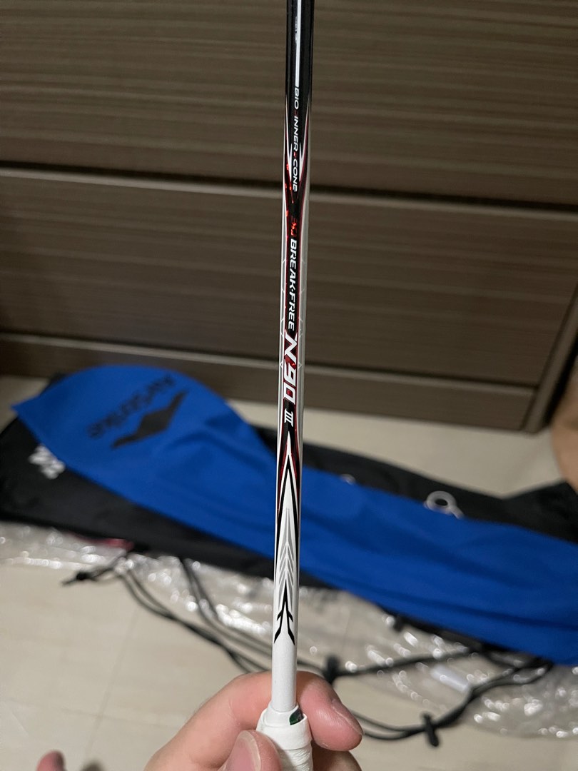 Lining N90 iii, Sports Equipment, Sports & Games, Racket & Ball Sports ...