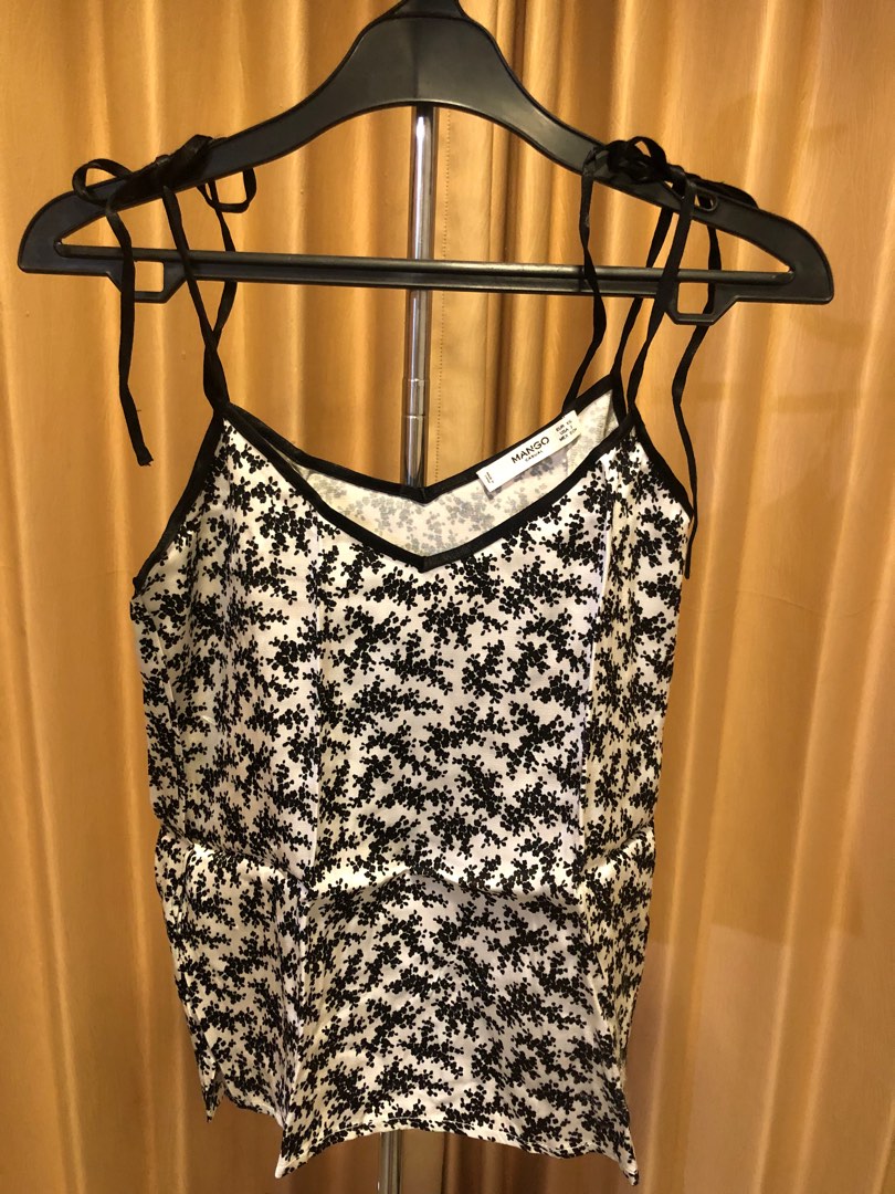 Mango Top, Fesyen Wanita, Pakaian Wanita, Atasan di Carousell