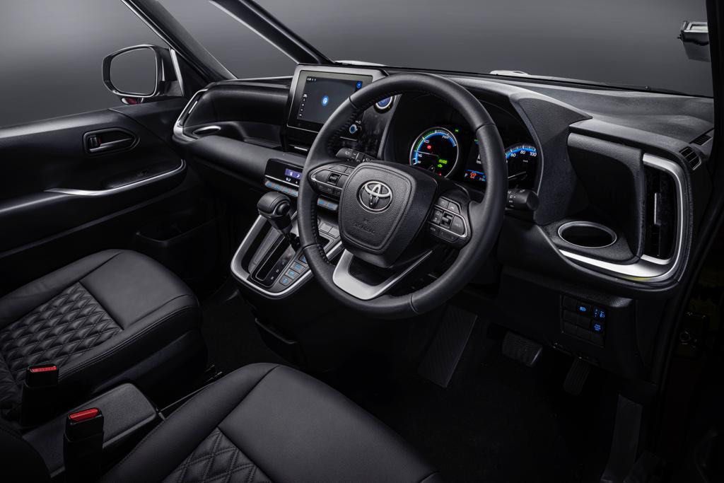 New 2023 Toyota Voxy hybrid 1.8l (SG model ), Cars, Parallel Imports on ...