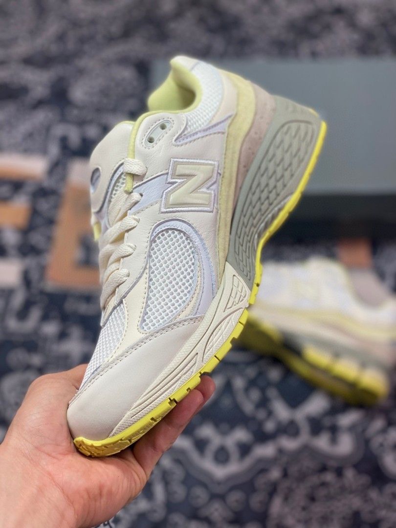 New Balance 2002R, 男裝, 鞋, 波鞋 - Carousell