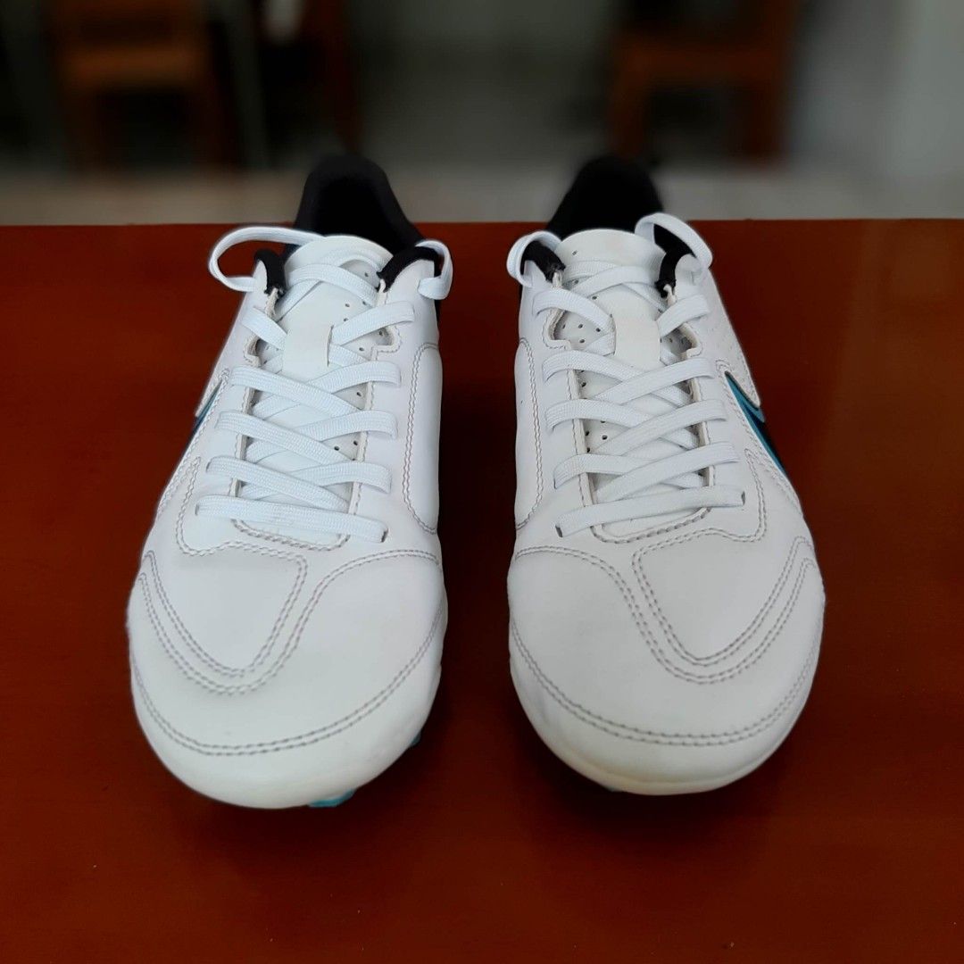 Nike football/frisbee shoes, Men's Fashion, Footwear, Sneakers on Carousell