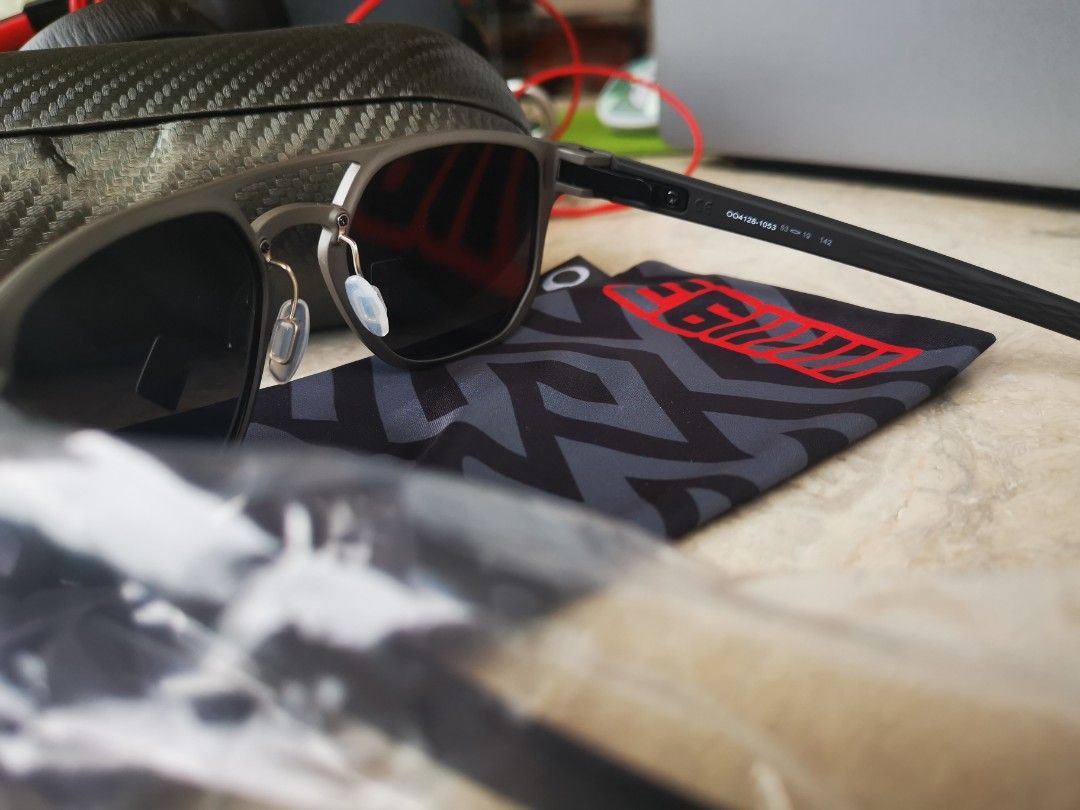 Oakley Latch Alpha Marc Marquez MM93 on Carousell