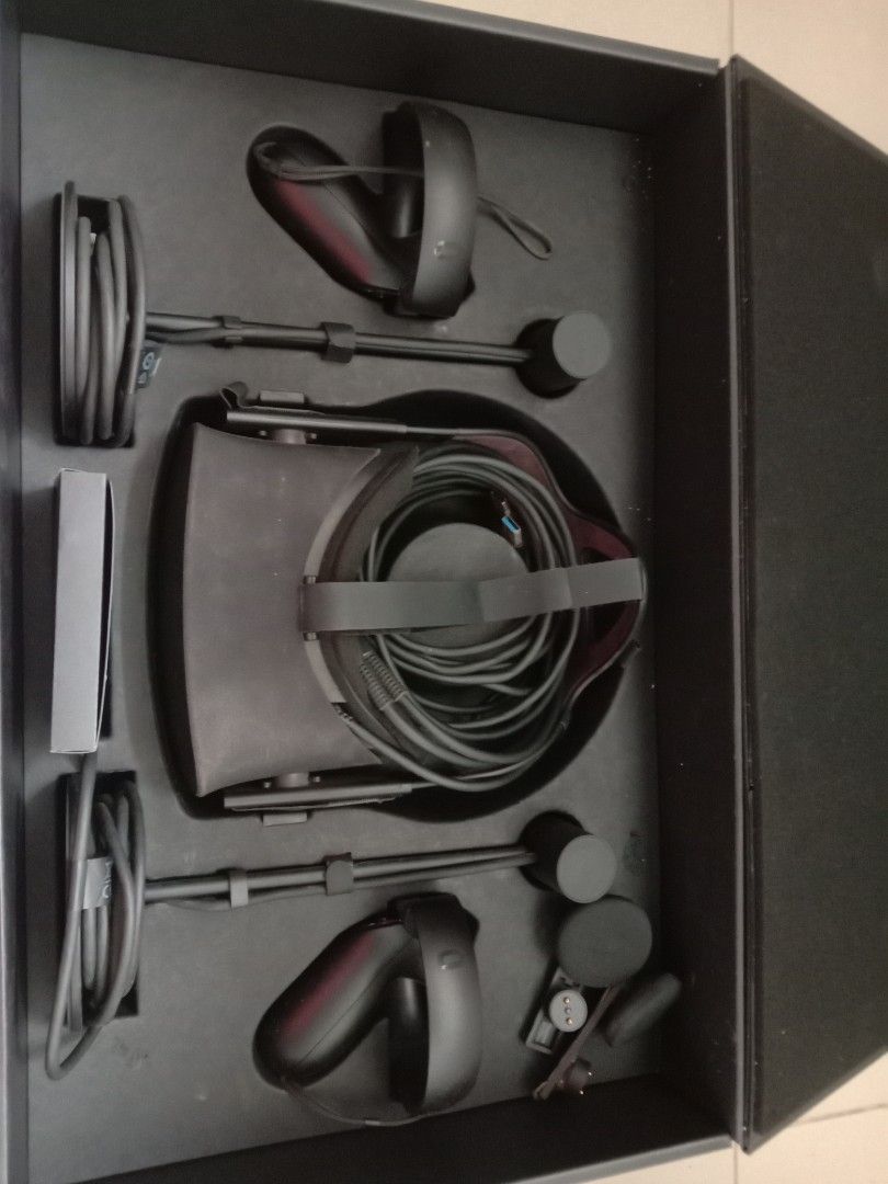 Oculus Rift 1st Gen, Mobile Phones & Gadgets, Other Gadgets on Carousell