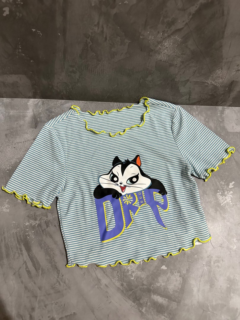 Pomelo Tee, Fesyen Wanita, Pakaian Wanita, Atasan di Carousell