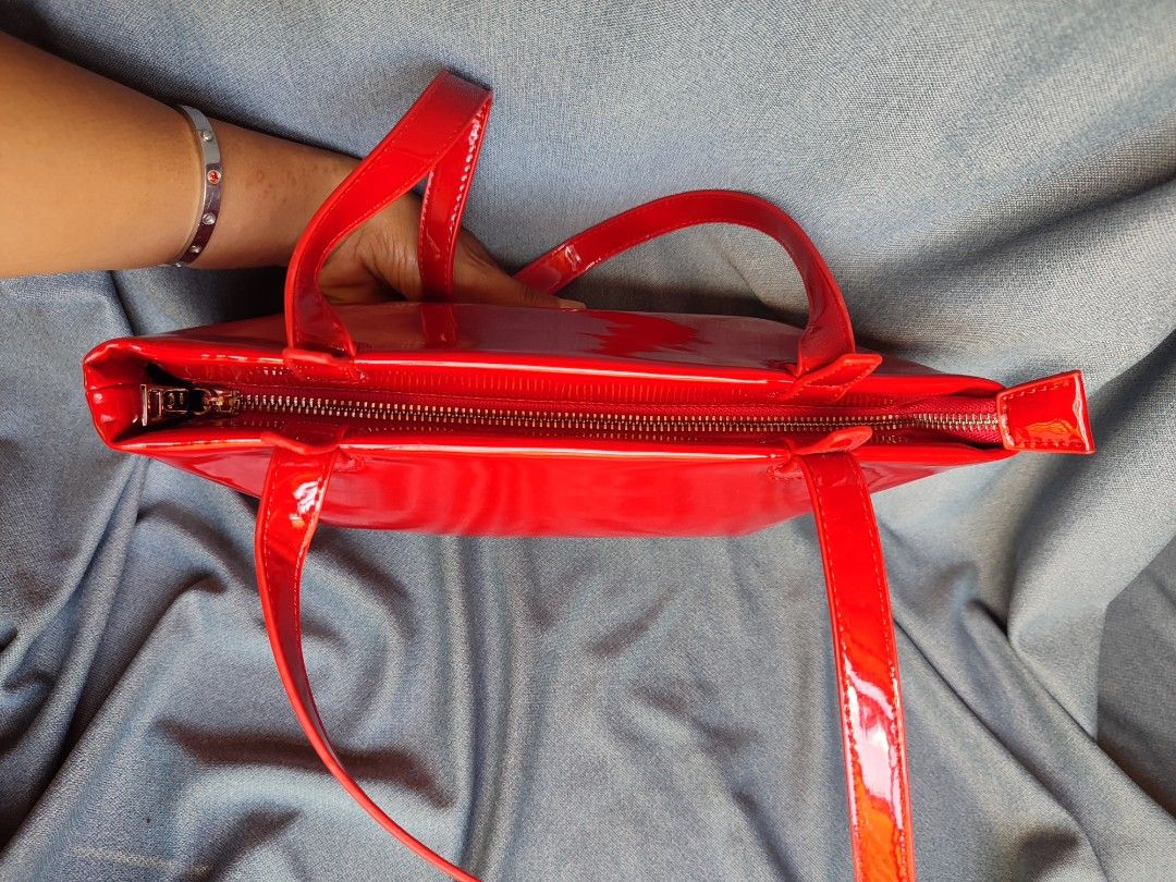 red shiny bag on Carousell