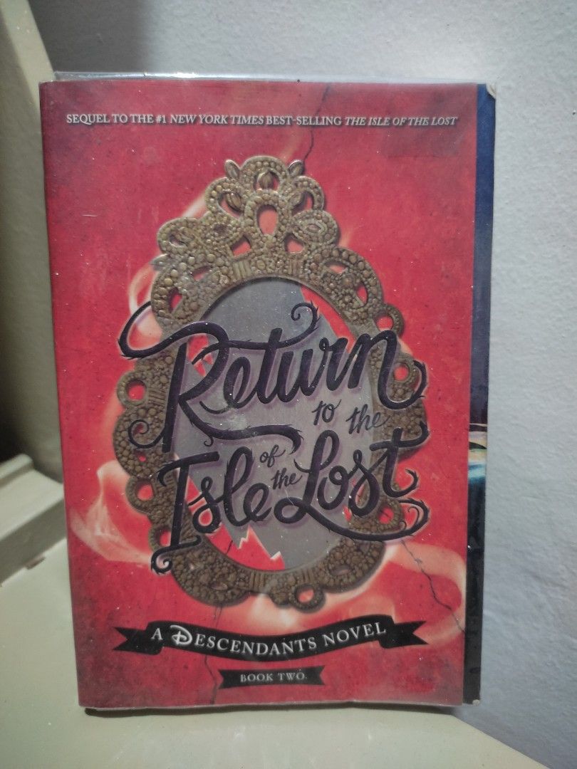 Return to the Isle of the Lost: A Descendants Novel (BookTwo), Hobbies & Toys, Books & Magazines ...