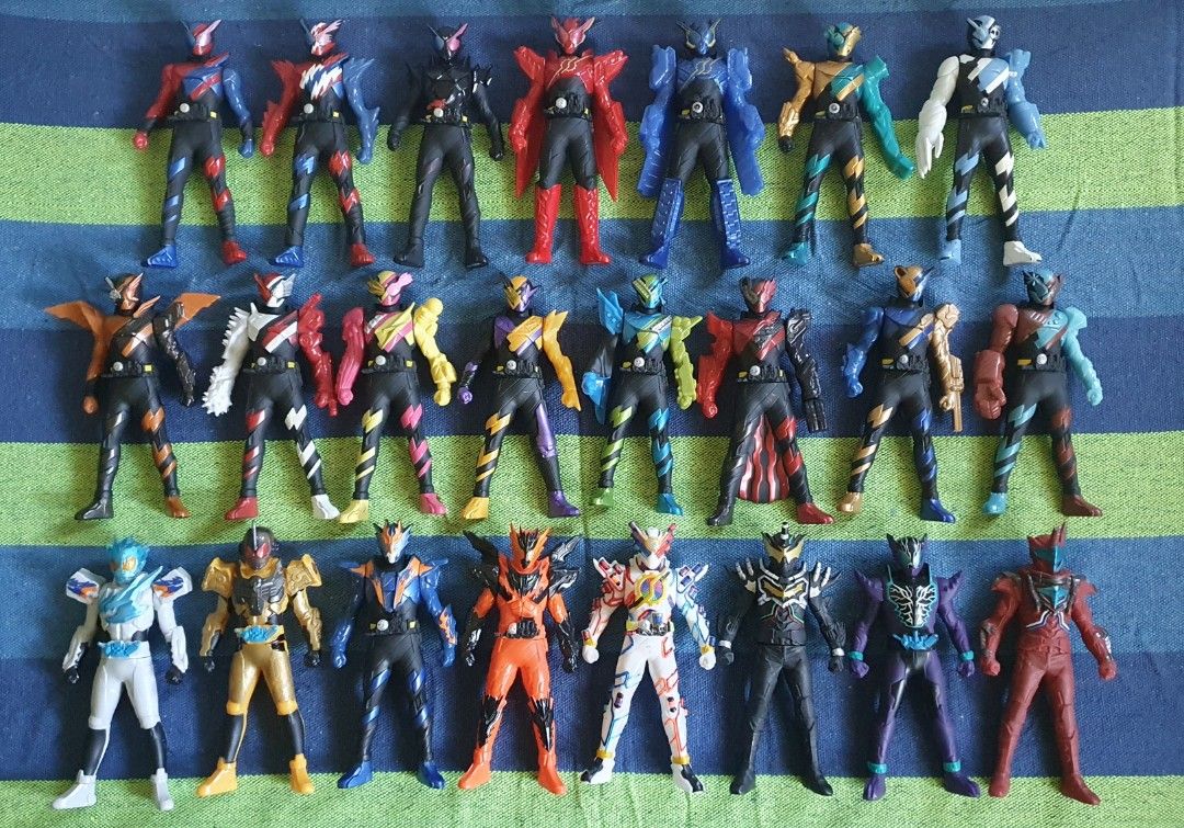 Set Sofubi Kamen Rider Build, Hobbies & Toys, Toys & Games on Carousell