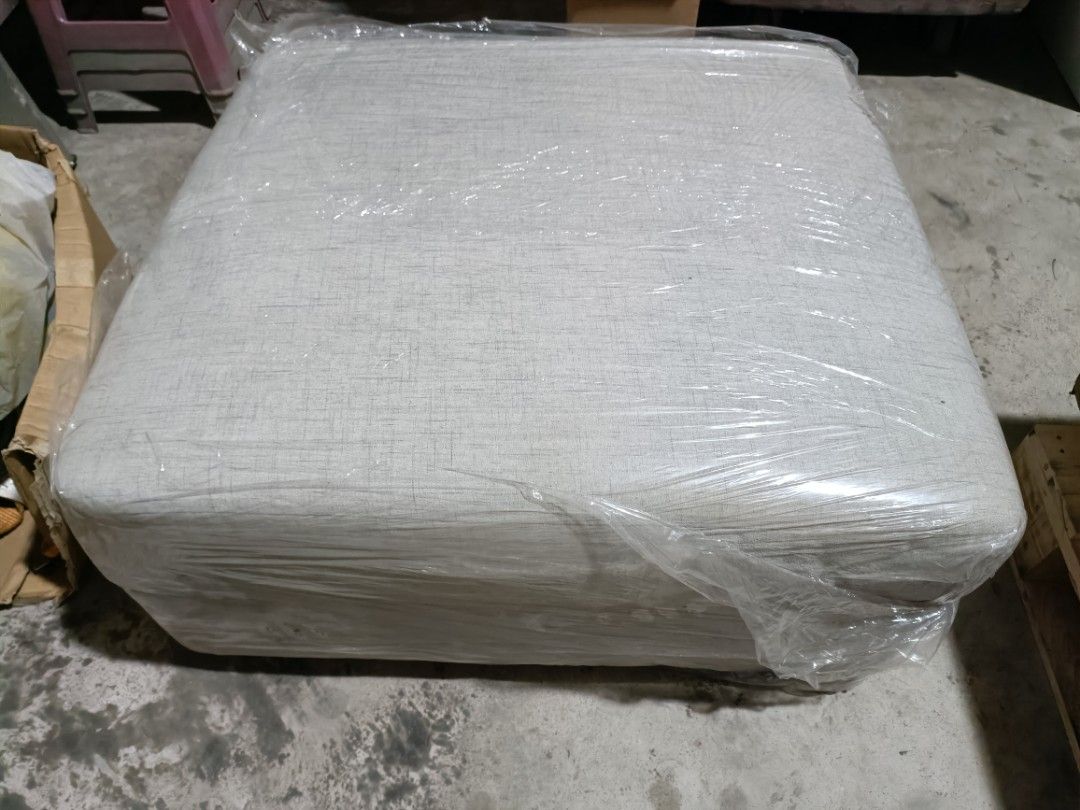 Sofa Crouch, Furniture & Home Living, Furniture, Sofas on Carousell