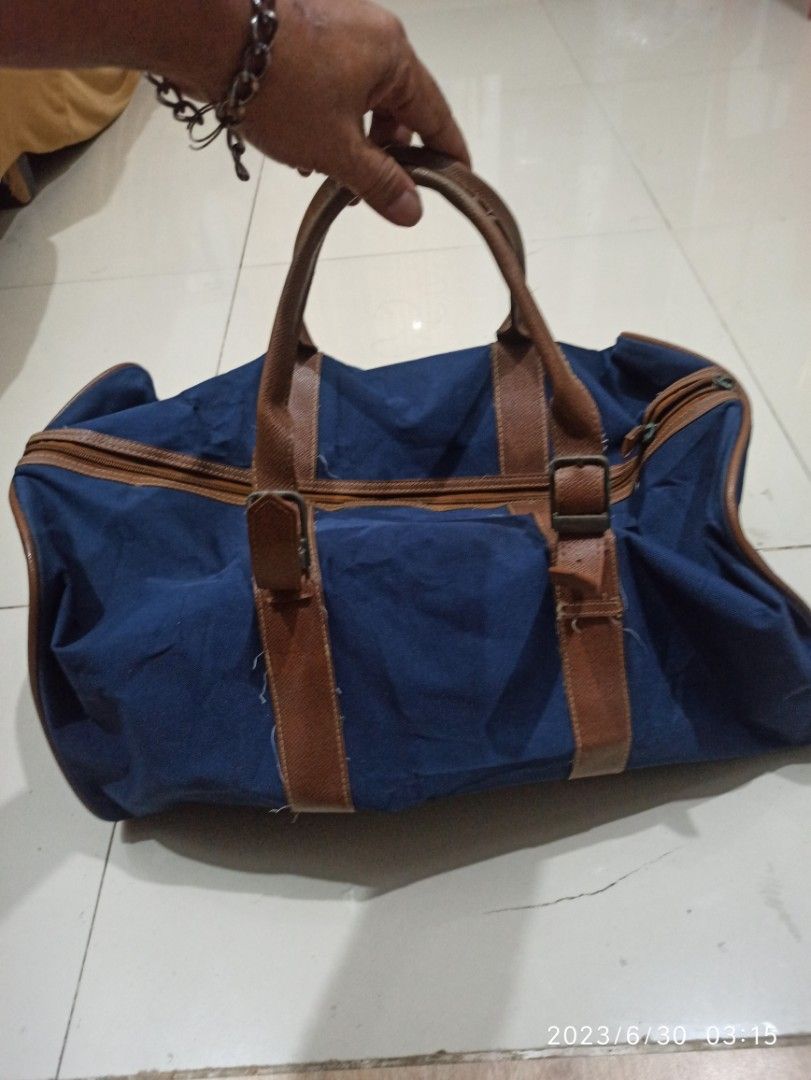 Tas travel branded biru ok, Fesyen Pria, Tas & Dompet , Lainnya di Carousell
