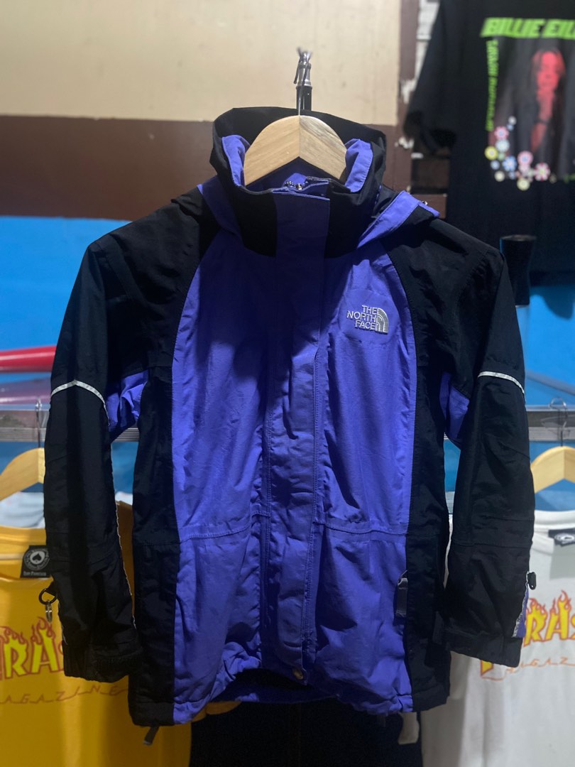 tnf, Women's Fashion, Coats, Jackets and Outerwear on Carousell