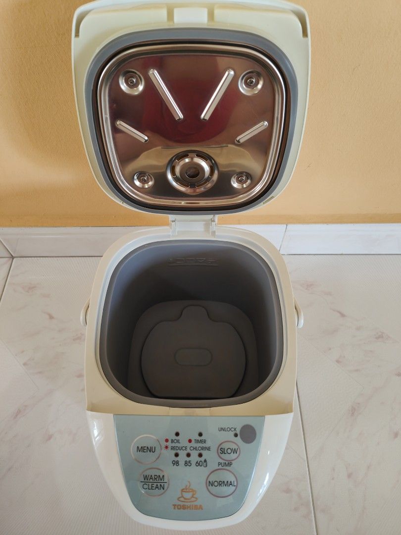 Toshiba PLK-25A Airpot, TV & Home Appliances, Kitchen Appliances, Kettles & Airpots on Carousell