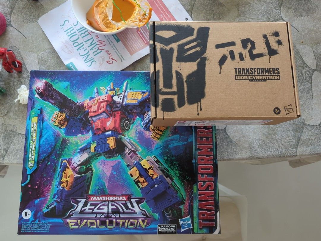Transformer bundle sales Armada Optimus Prime with War for Cybertron Hot House, Hobbies & Toys ...