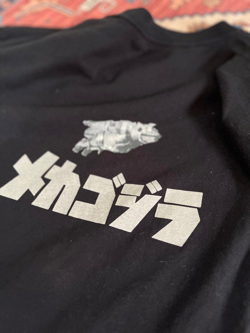 Uniqlo x Godzilla World UT Mecha Godzilla Rare from Japan /XL on tag ...