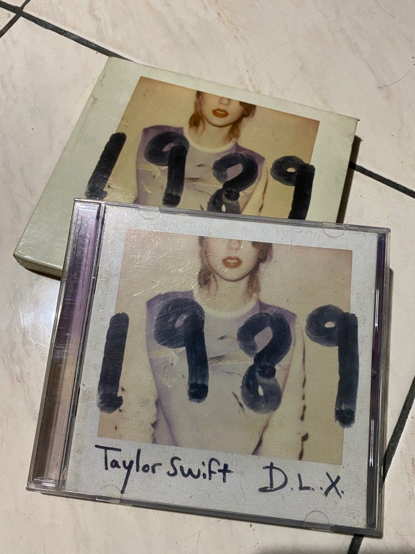 1989 Deluxe Album on Carousell
