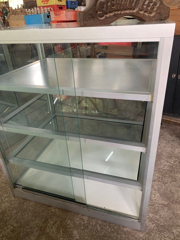 Almari display kaca & aluminium ( 36 x 27 x 42 inches ), Hobbies & Toys ...