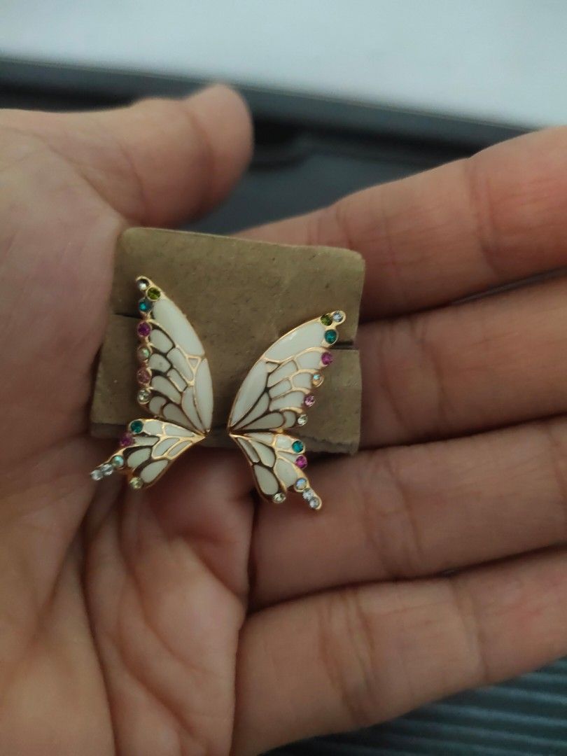 Anting kupu kupu on Carousell Anting kupu kupu on Carousell