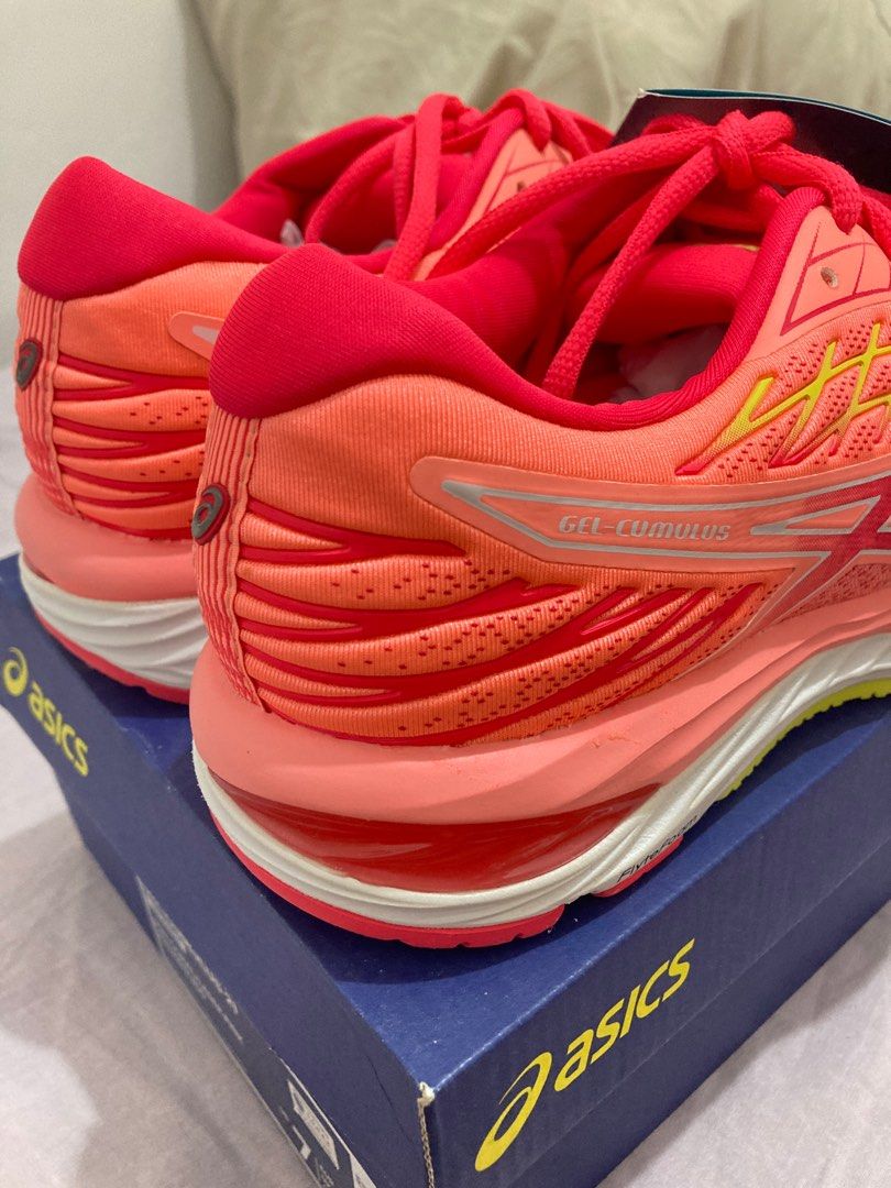 Asics gel cumulus, Men's Fashion, Footwear, Sneakers on Carousell