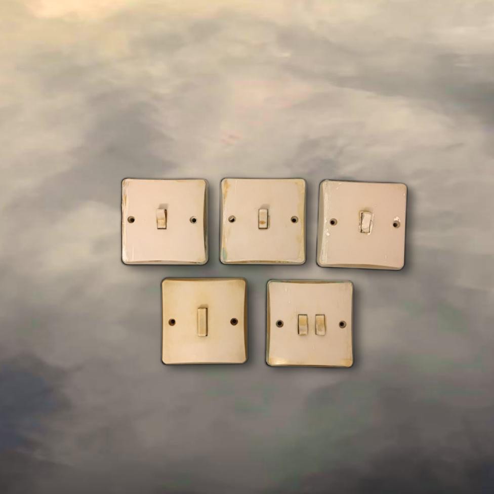 BAKELITE WALL SWITCH PANELS, 興趣及遊戲, 收藏品及紀念品, 古董收藏 - Carousell