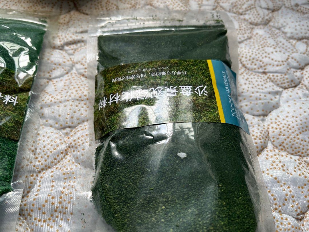 Diorama Fallen Leaves/Tree Leaves, Hobbies & Toys, Stationery & Craft ...